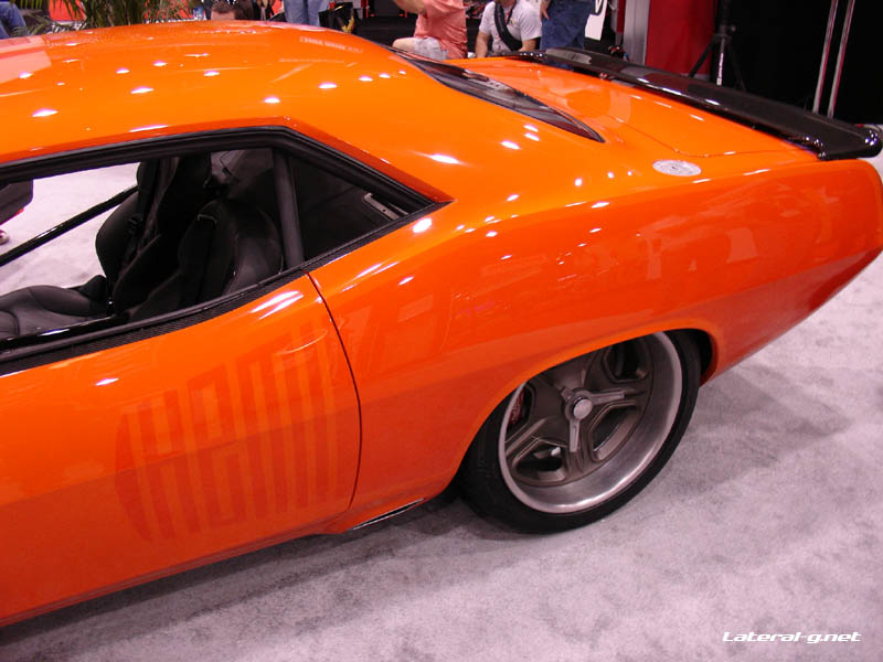 Lateral-g.net :: Johnson's Cuda from SEMA 2005